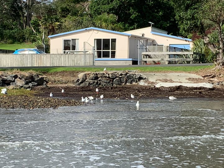 Waterfront House - One Tree Point