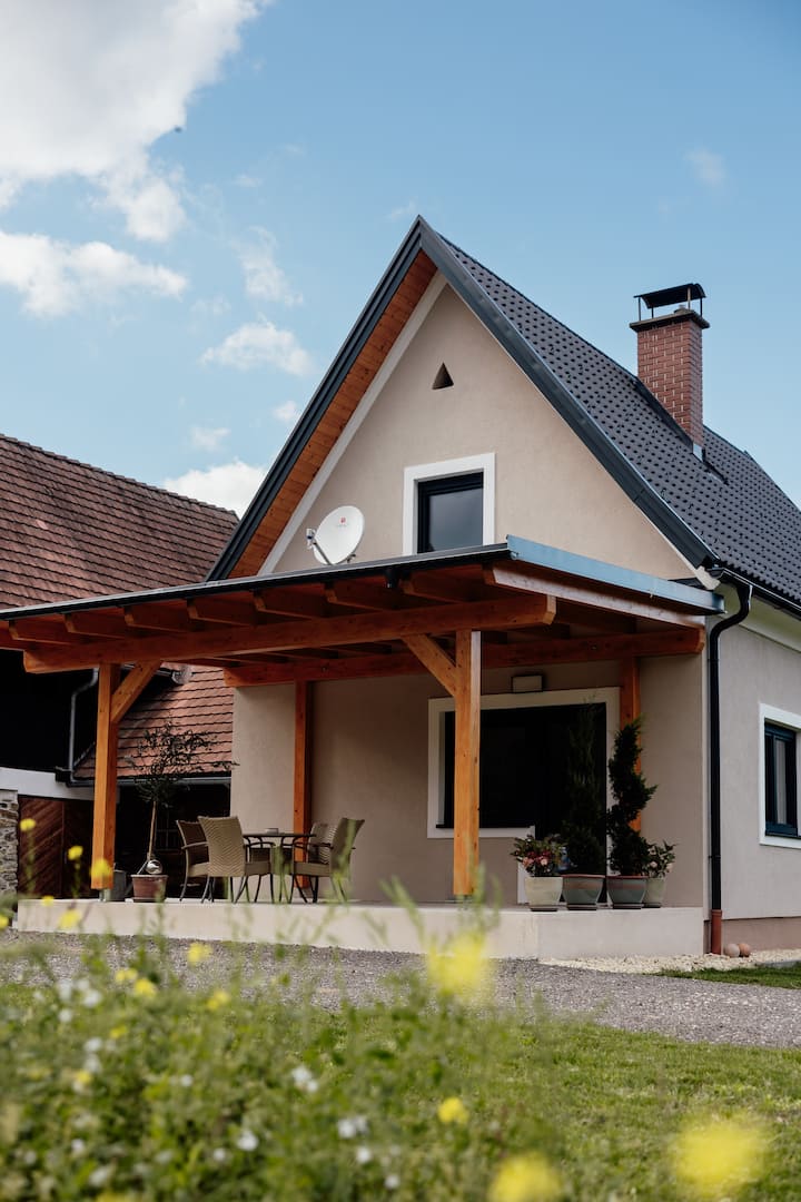 Zweischwesternhof - Spielberg