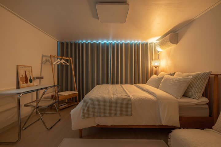 [다니숲 스테이] Cozy Bnb #홍대,용산(Bts),여의도(한강) 10분#계단없음#투룸 - South Korea
