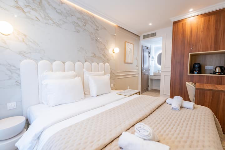 Chic Double – Comfort & Quiet In République - 035 - Paris