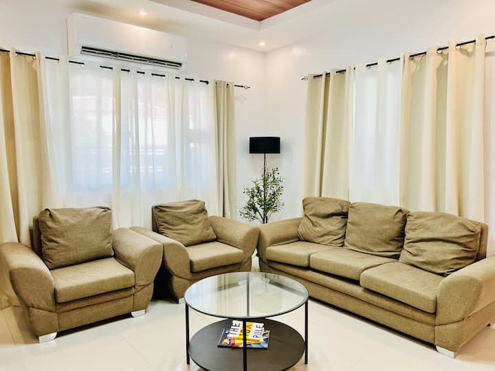 Homestay Near Smx, Clark Airport, Aqua Planet Etc. - Angeles