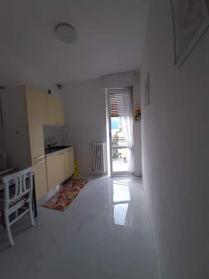 Luino Appartamento P5 Vista Lago - Luino
