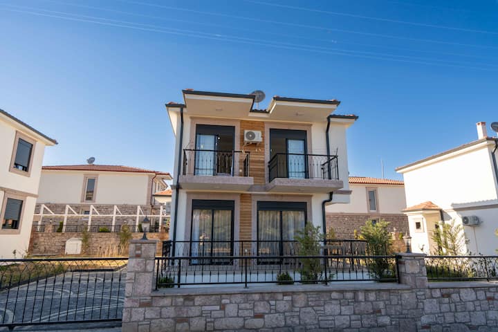 Cunda Adası'nda Denize 50 Metre No:2 - Ayvalık