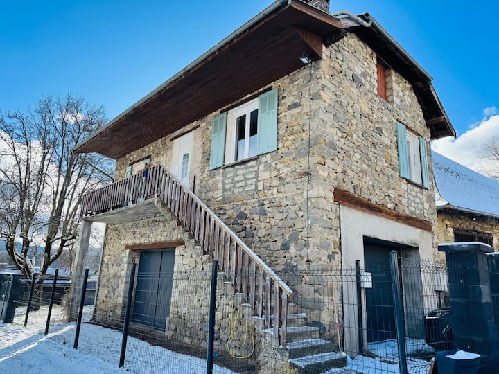 Maison En Pierre Avec Cour – Vue Montagne - Montclar