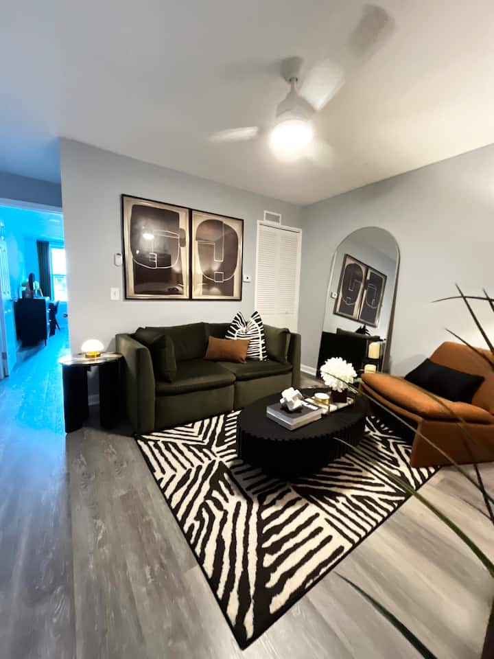 Blue Luxury House In Hampden - Baltimore, MD