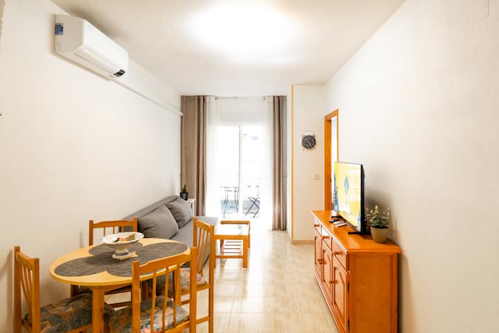 Charming & Airy Apartment, Balcony, 300 M Beach - Torrevieja