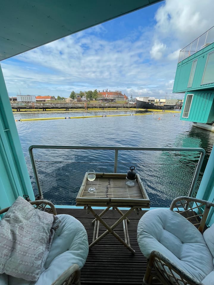 Sleep In A Floating Container -