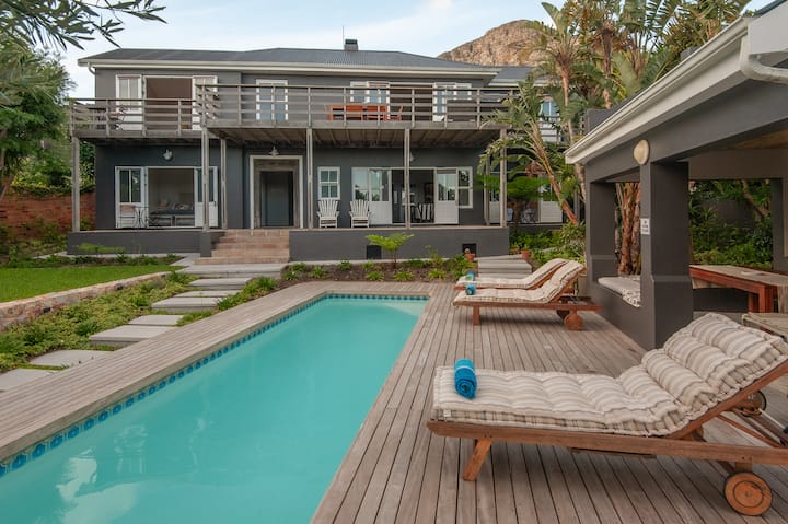 Villa With 8 Bedrooms - Hermanus