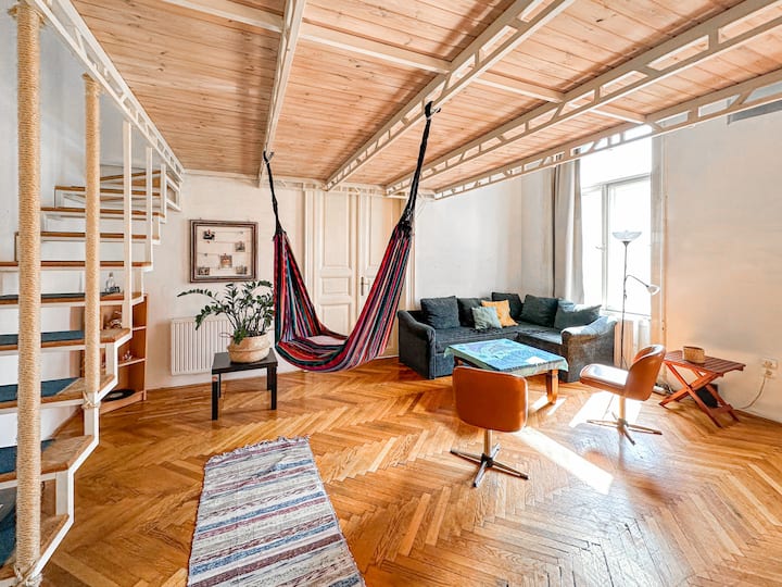 Authentic Spacious Apartment - Budapest