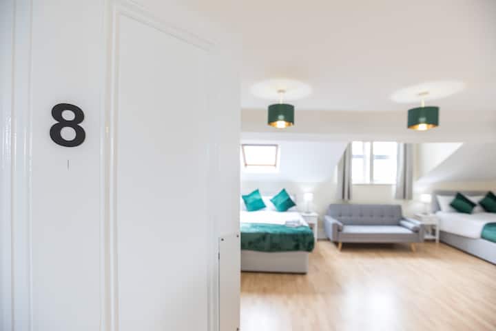 #8/seaview/ensuite/beachfront - Towyn