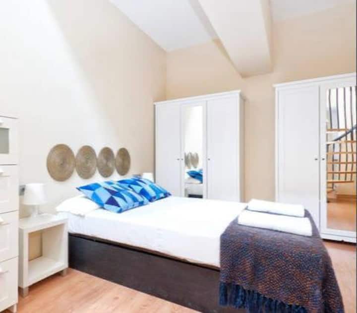 Duplex For Students,travellers,businessmen Parking - Santa Coloma de Gramenet