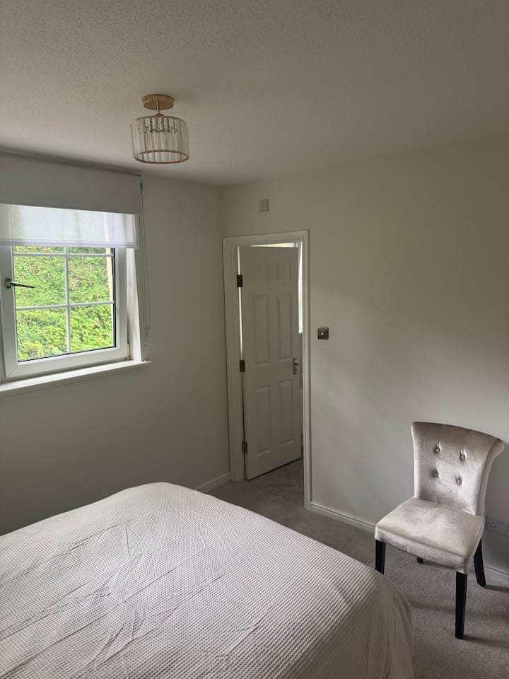 Double Room With Ensuite - Edinburgh, UK