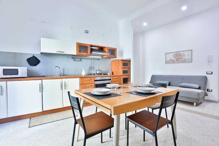 Guesthost - Casa Massimo - Salerne