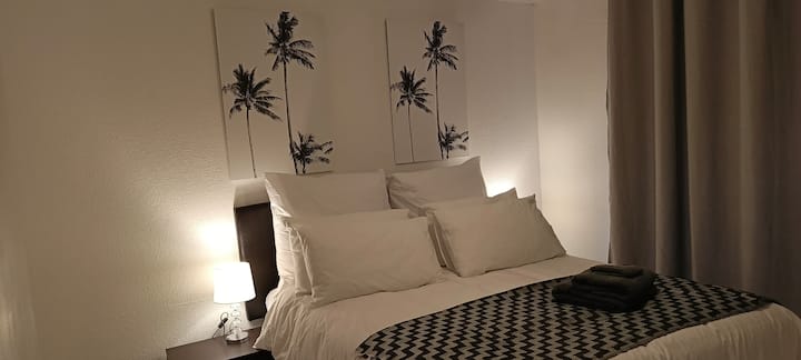 Spacious Modern  Family Home-wifi-netflix - Randburg