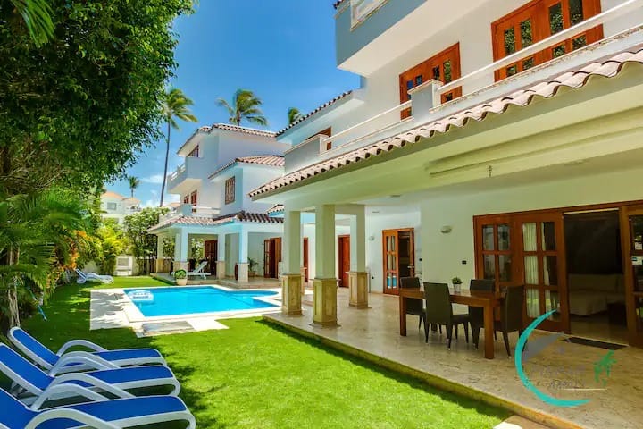 Luxury Villa Gemela, Steps From The Beach, 6br,9bt - Punta Cana