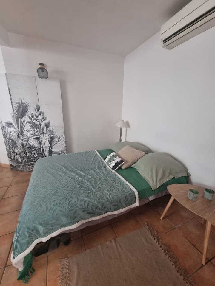 Logement Cosy En Rdc Au Cœur Du Village - Parc Spirou Provence