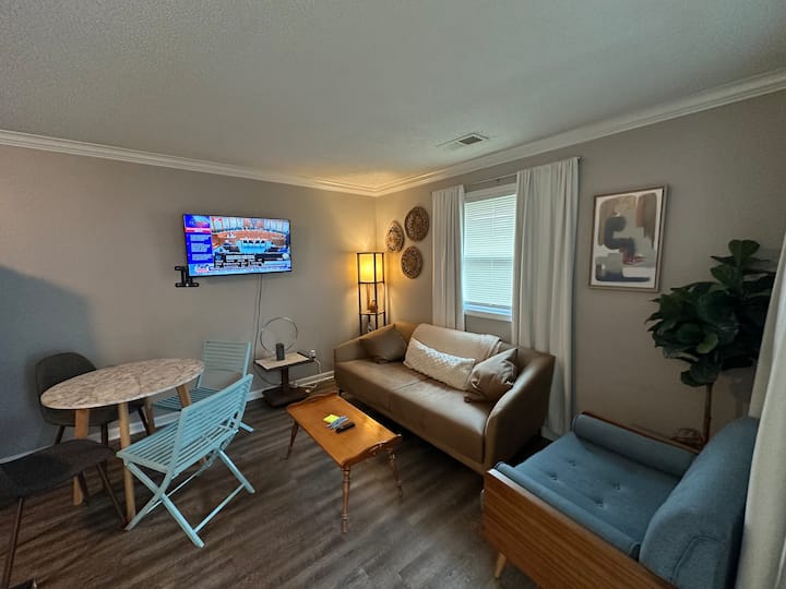 315 Green House 4 Min To Downtown | 9 Min To Wf - Winston-Salem, NC