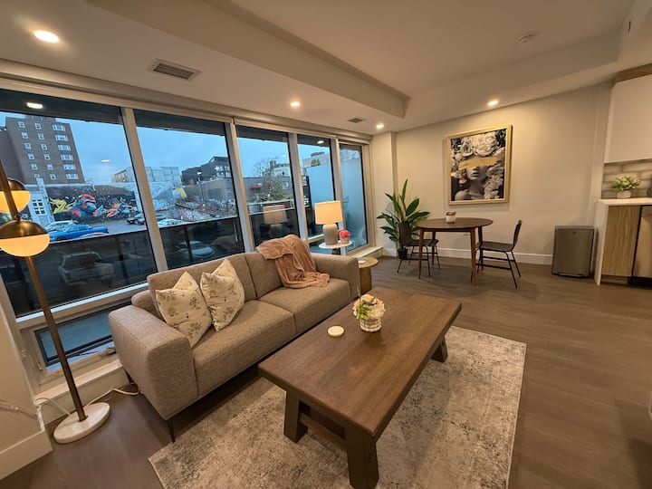 Chic, Clean & Modern 1br Downtown - Halifax, NS, Canada