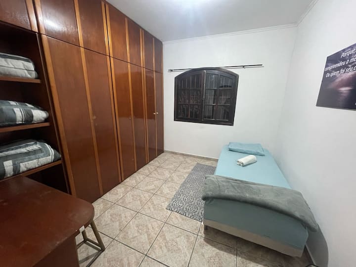 Haja Luz Casa Pousada No Centro De Itaquaquecetuba - Poá