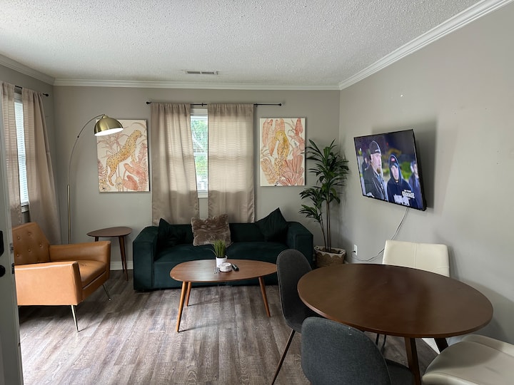 317 Green House 4 Min To Downtown | 9 Min To Wf - Winston-Salem, NC