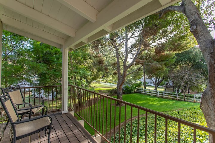 Get Yourself In A Pickle(ball) - フォールブルック, CA