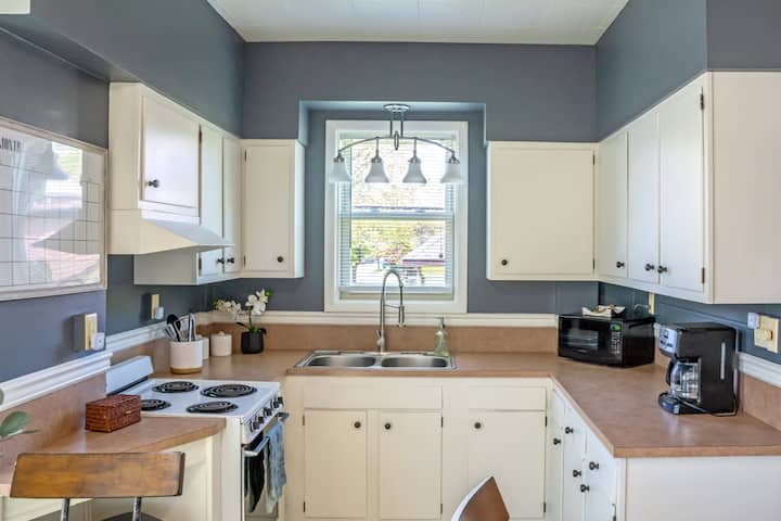 Brik House - Pct|lumber Yards|king Bed|upmc-w/d-ac - Williamsport