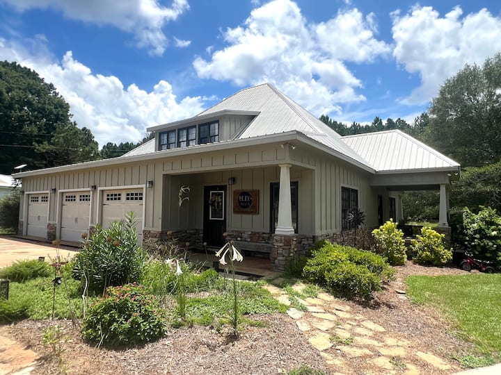 H.d.'s Place-4br/3ba-sleeps 18 - Alabama