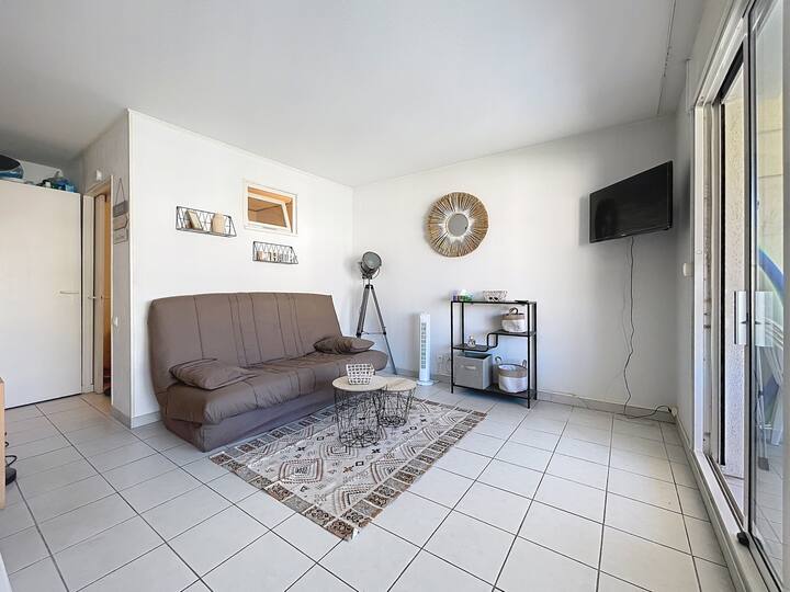 Port Fréjus - Piscine - Appartement 4 Personnes - ibis budget Fréjus Capitou A8