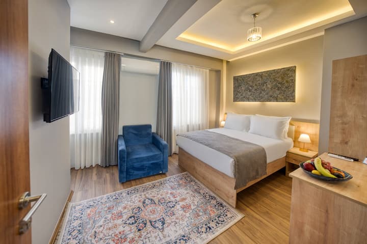 Takism Square - Studio 302 - Bayrampaşa