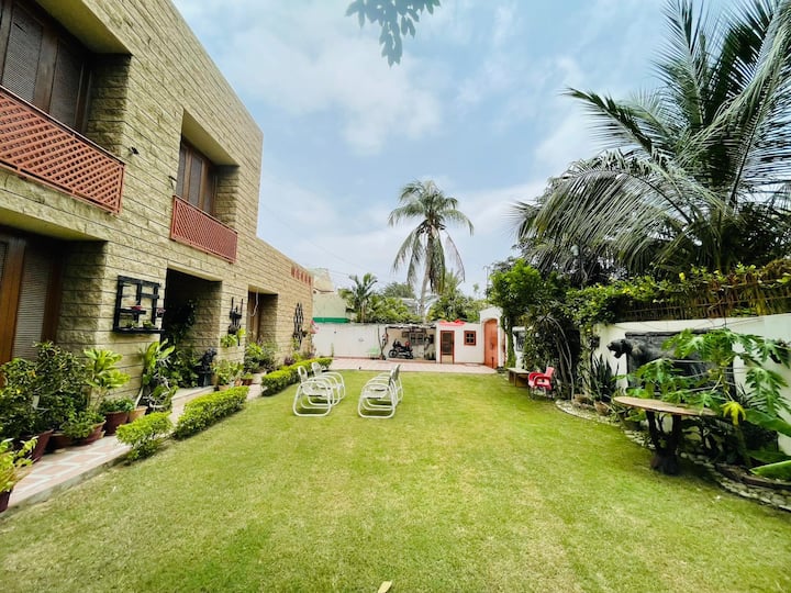 Luxurious Dream House And Event Lawn - Karachi