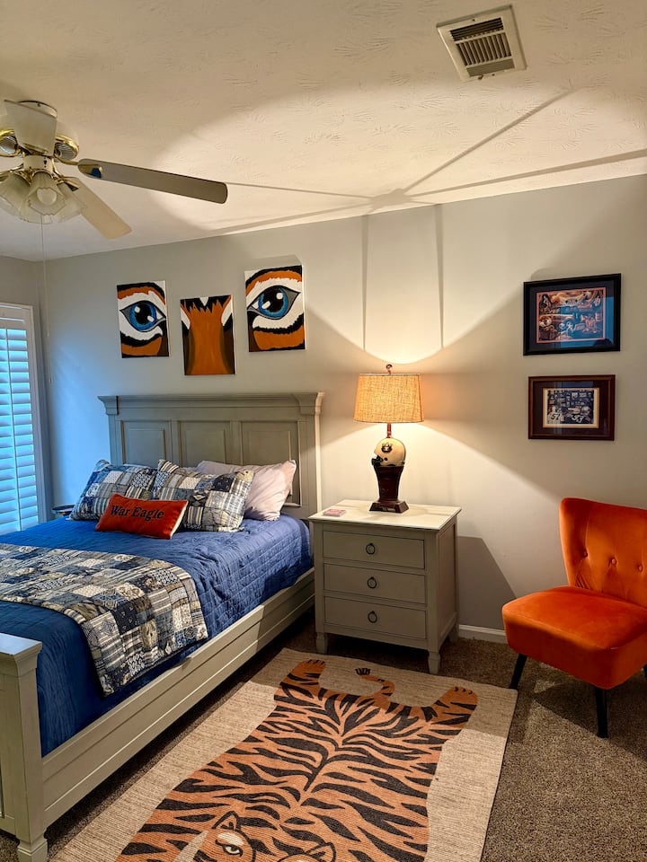 Weagle Weagle On Wire Road - Auburn, AL