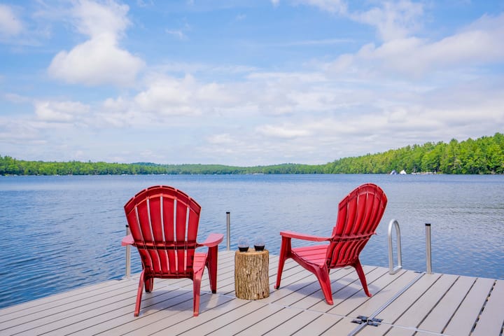 Lakefront | Large Dock, Deck & Fire Pit | Sleeps12 - Sebago Lake State Park, Naples