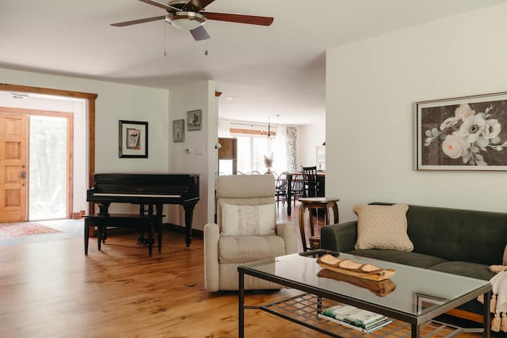 Upper Bungalow In Chelsea - Gatineau