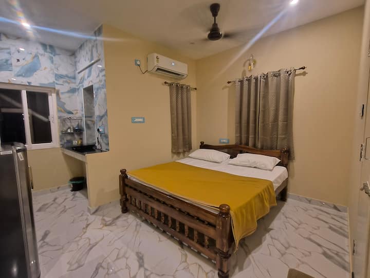 Entire House Behind World Trade Centre Perungudi - Chennai