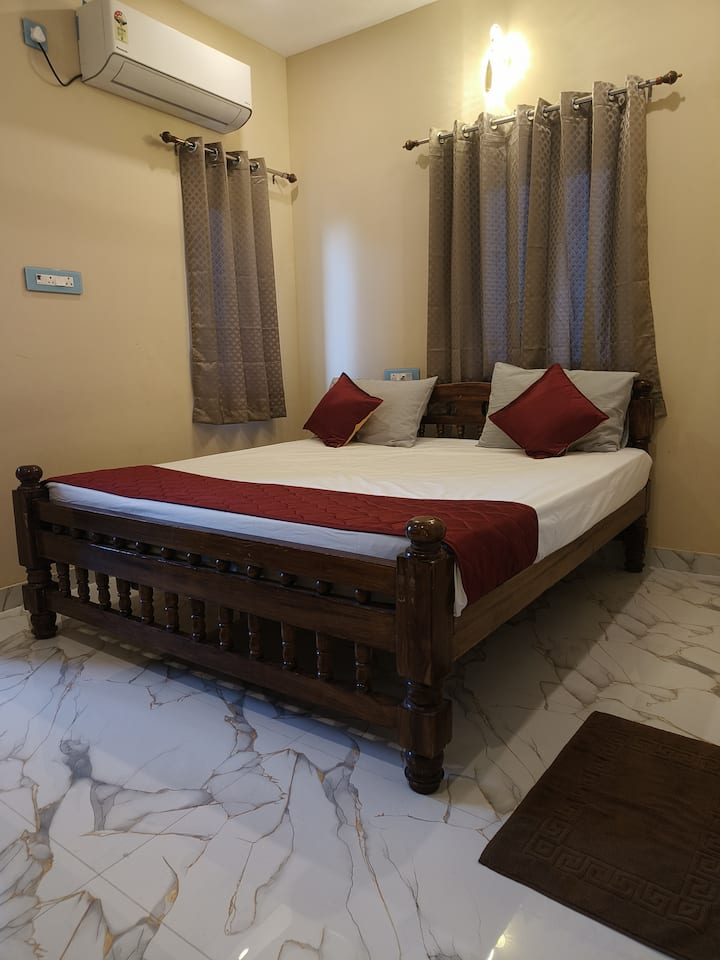 Entire House Behind World Trade Centre Perungudi - Chennai