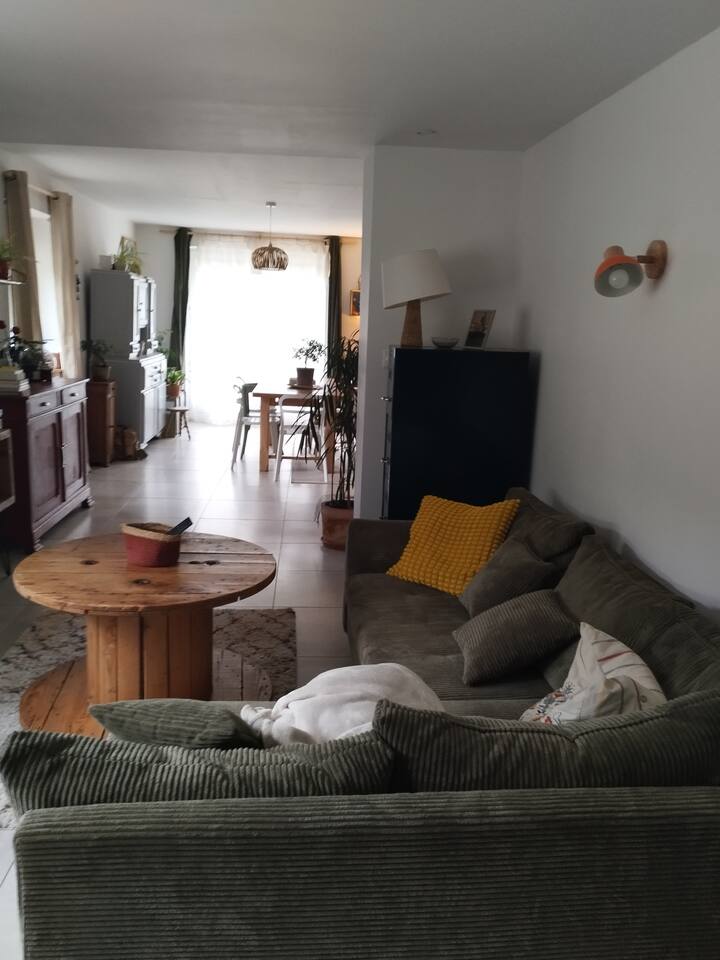 Chambre Lumineuse, Grand Lit. - Vittel