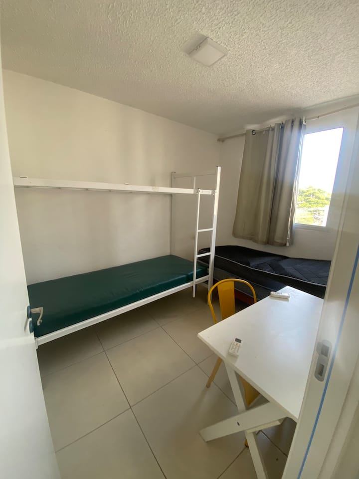 Casa Grande Com Garagem - Nova Iguaçu