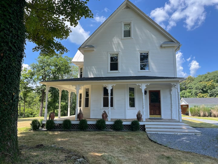 Dreamy Rhinebeck Farmhouse - 海德帕克