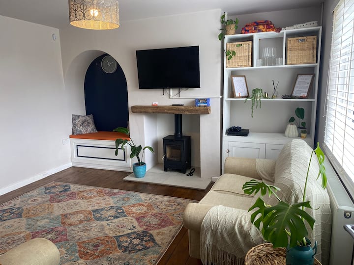 Family Home In Devizes - Devizes
