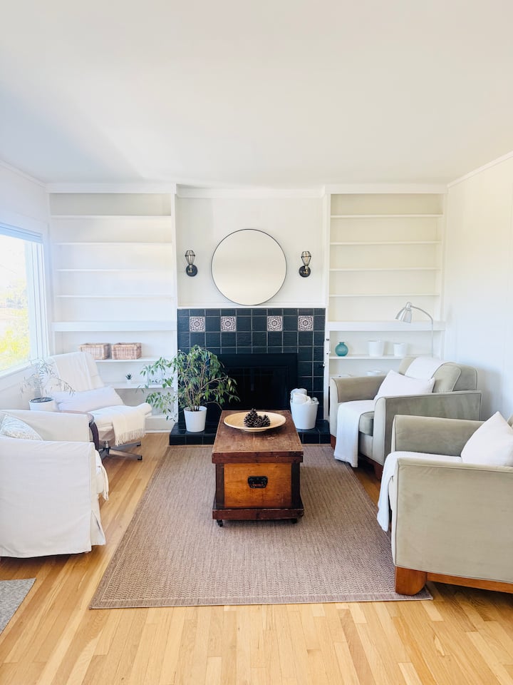 Charming Monterey Cottage 1/1 - Monterey, CA