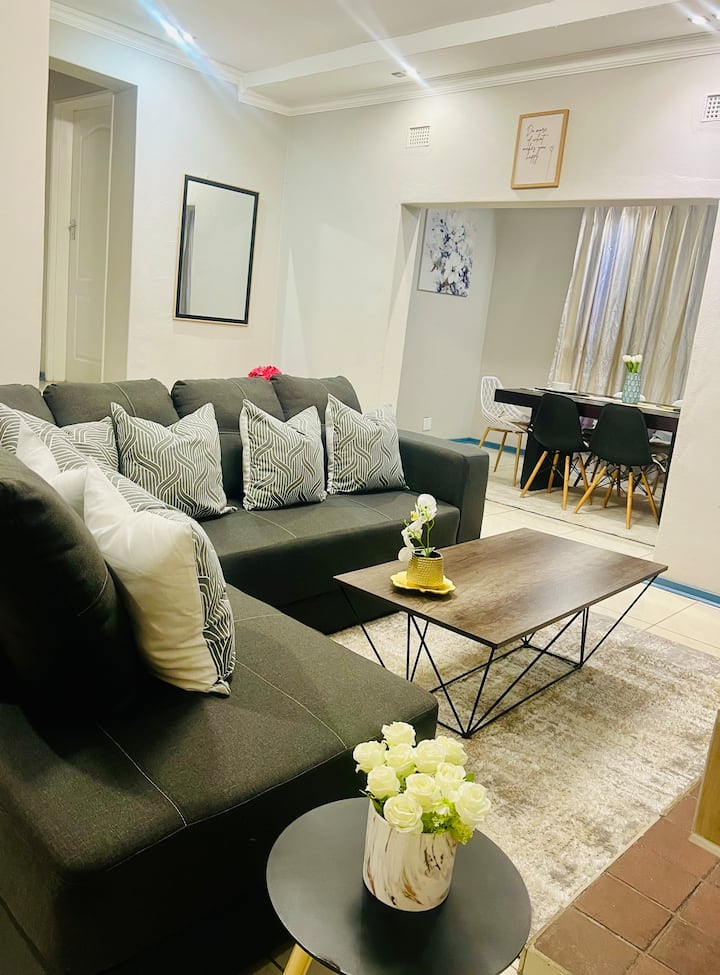 A Treat - Cosy Home With All The Comforts - エスワティニ