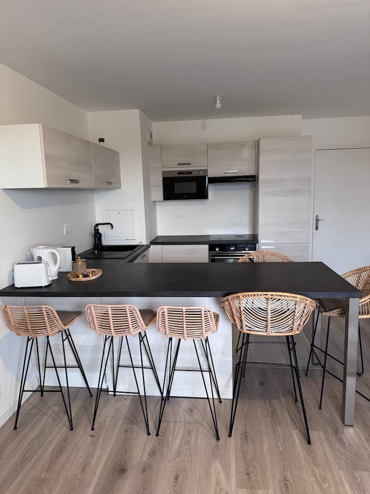 Appartement T2 Avec Parking Privé - Trappes