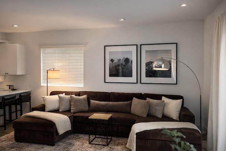 Luxury 3br Noho Retreat-gated- 2mi To Universal - Los Angeles, CA