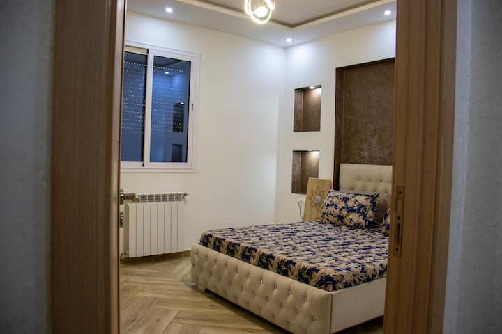 Villa R+3 Avec Terrasse, Cour Et  Jacuzzi - Alger