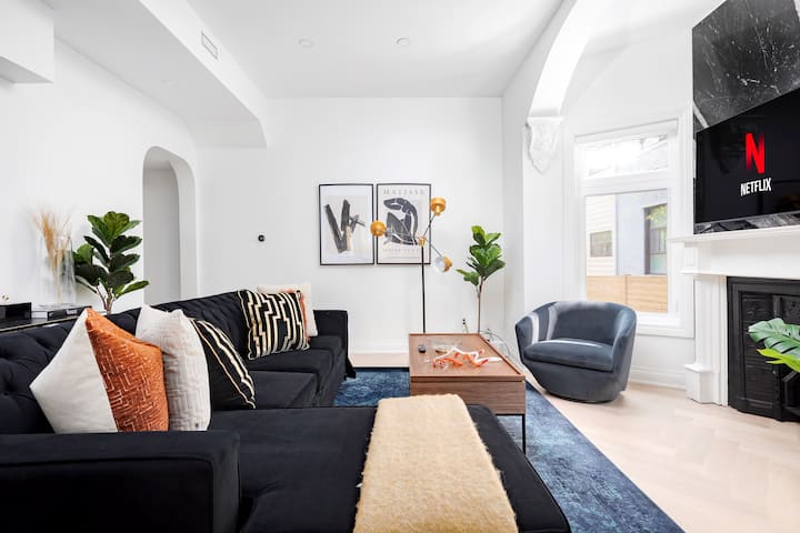 Chic 2br 2ba Urban Escape | Modern Comfort - Toronto