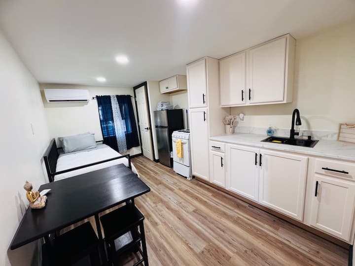 Cute Downtown Amarillo Studio! - Amarillo, TX