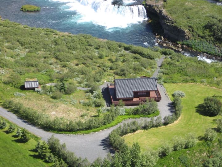 Waterfall Cabin - Golden Circle - Island