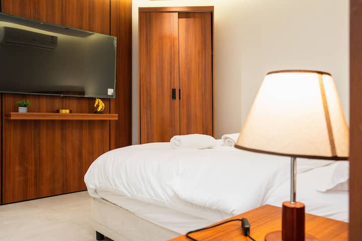 استديو جميل مقابل التخصصي 211 - Riyadh