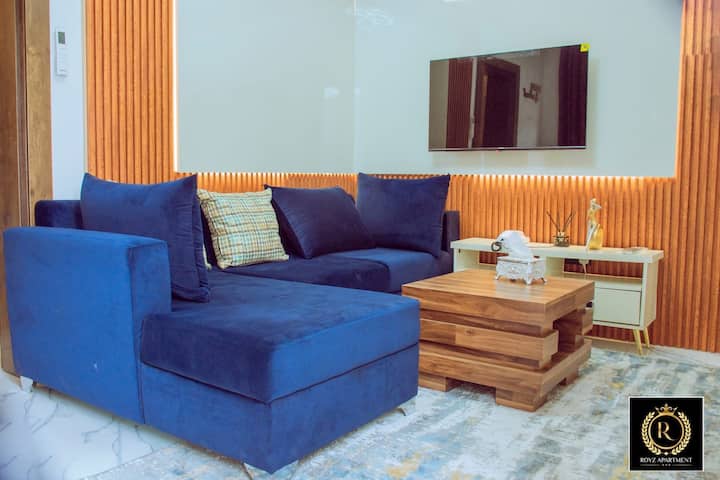 Double Bed And Setting Room - Kano