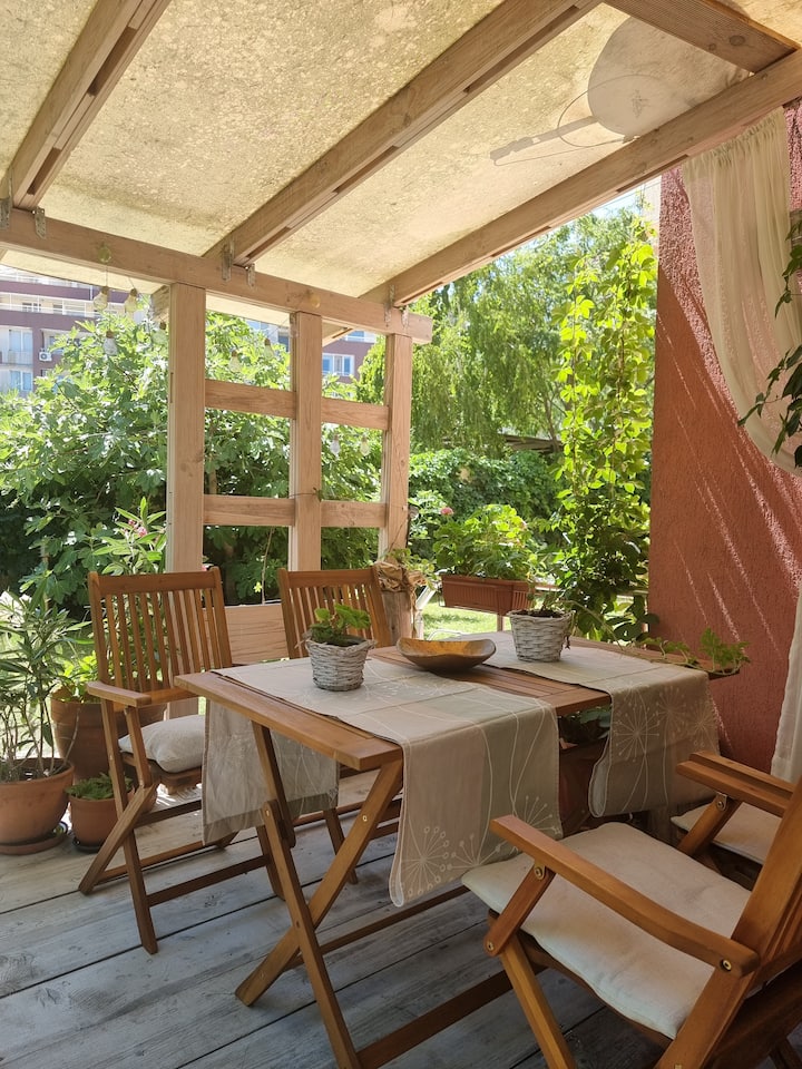 Studio With A Sunny Garden - Pomorie